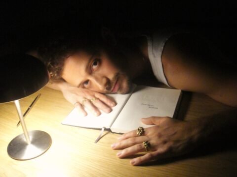 RUGGERO è online il video di "Sentimenti", il nuovo brano uscito oggi ...